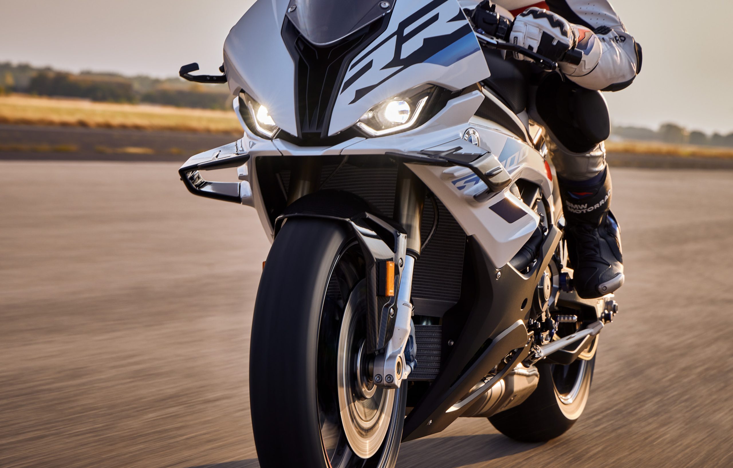 הוספנו, עדכנו, שדרגנו: הדור החדש של ה-RR - MOTOREAD